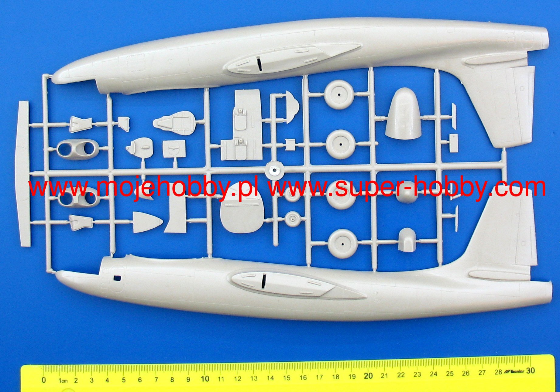 RB-45C Tornado w/nuclear bomb Mk.7 Valom 72122